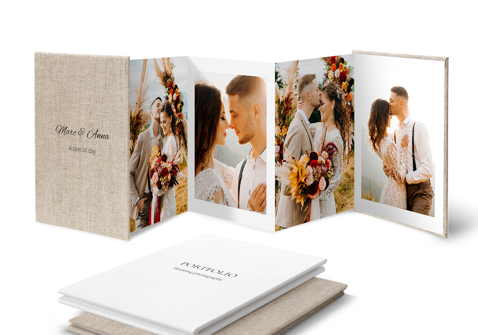 Hardcover Mini Leporello: Your Portable Portfolio